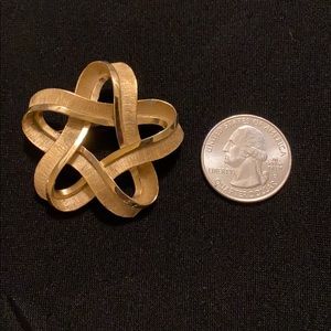 Trifari | Jewelry | Gold Trifari Vintage Pin | Poshmark